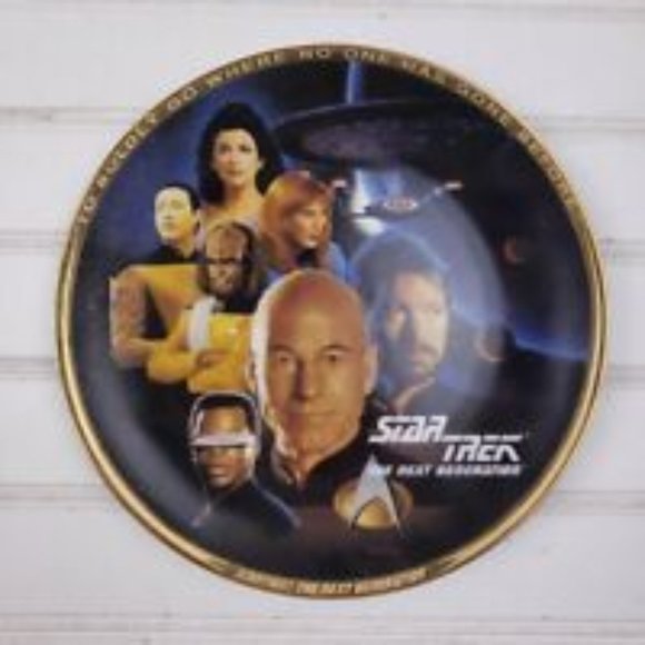 Wall Decor | Limited Collection Star Trek The Crew Plate | Poshmark
